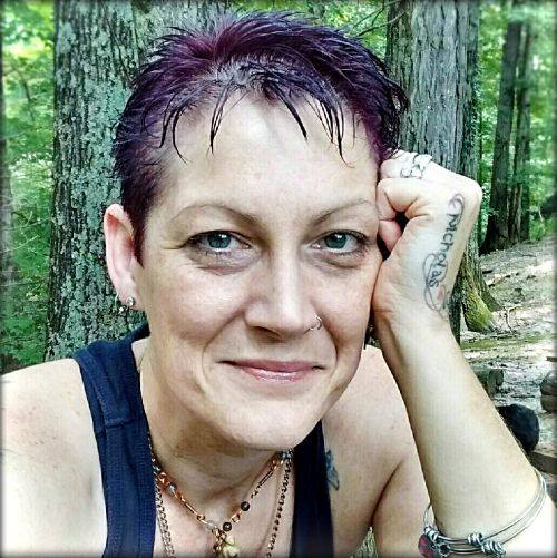 Artist and writer Chris Dean speaks to ASLI about her mental illness ...